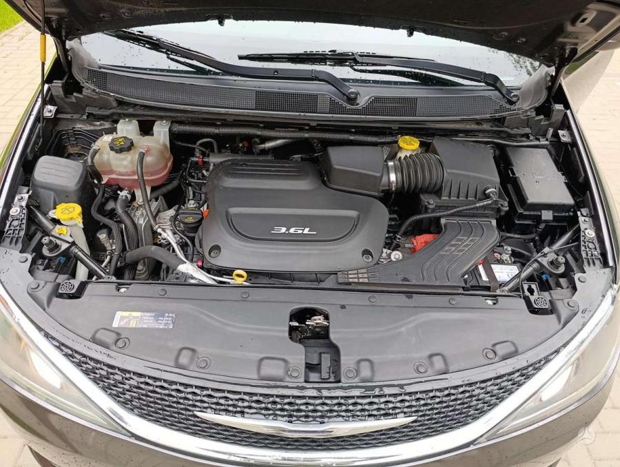 Pelēks Chrysler Pacifica 2017 Kauņa, ar dzinēja tilpumu 3.61 L un nobraukumu 169 tūkst. km par 11900 €, foto 10 vietnē AUTOMOTO.COM.LV