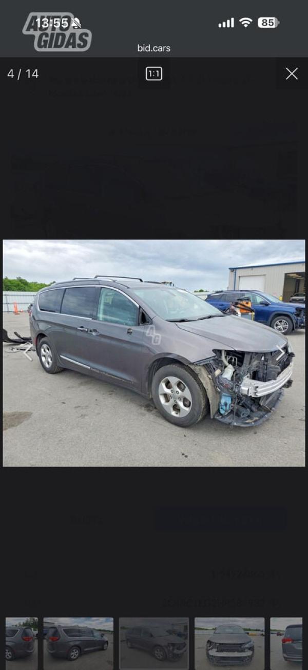 Pelēks Chrysler Pacifica 2017 Kretinga, ar dzinēja tilpumu 3.60 L un nobraukumu 276 tūkst. km par 9500 €, foto 4 vietnē AUTOMOTO.COM.LV