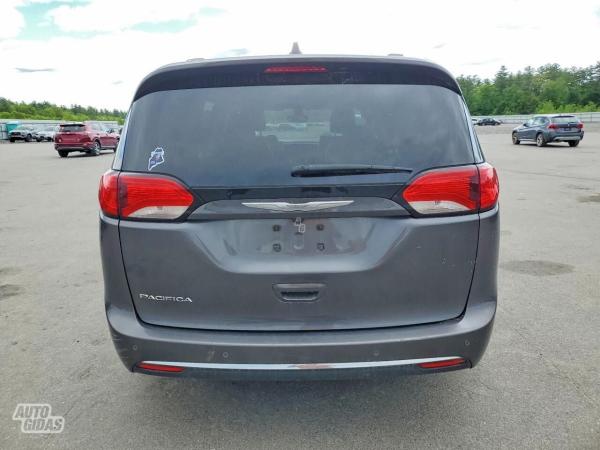 Grey Chrysler Pacifica 2017 in Kretinga, with an engine capacity of 3.60 L and mileage of 276 thousand km for 9500 €, photo 5 on AUTOMOTO.COM.LV