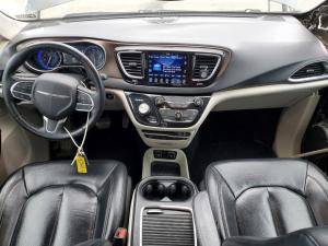 Pelēks Chrysler Pacifica 2017 Kretinga, ar dzinēja tilpumu 3.60 L un nobraukumu 276 tūkst. km par 9500 €, foto 7 vietnē AUTOMOTO.COM.LV
