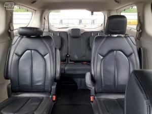 Pelēks Chrysler Pacifica 2017 Kretinga, ar dzinēja tilpumu 3.60 L un nobraukumu 276 tūkst. km par 9500 €, foto 8 vietnē AUTOMOTO.COM.LV