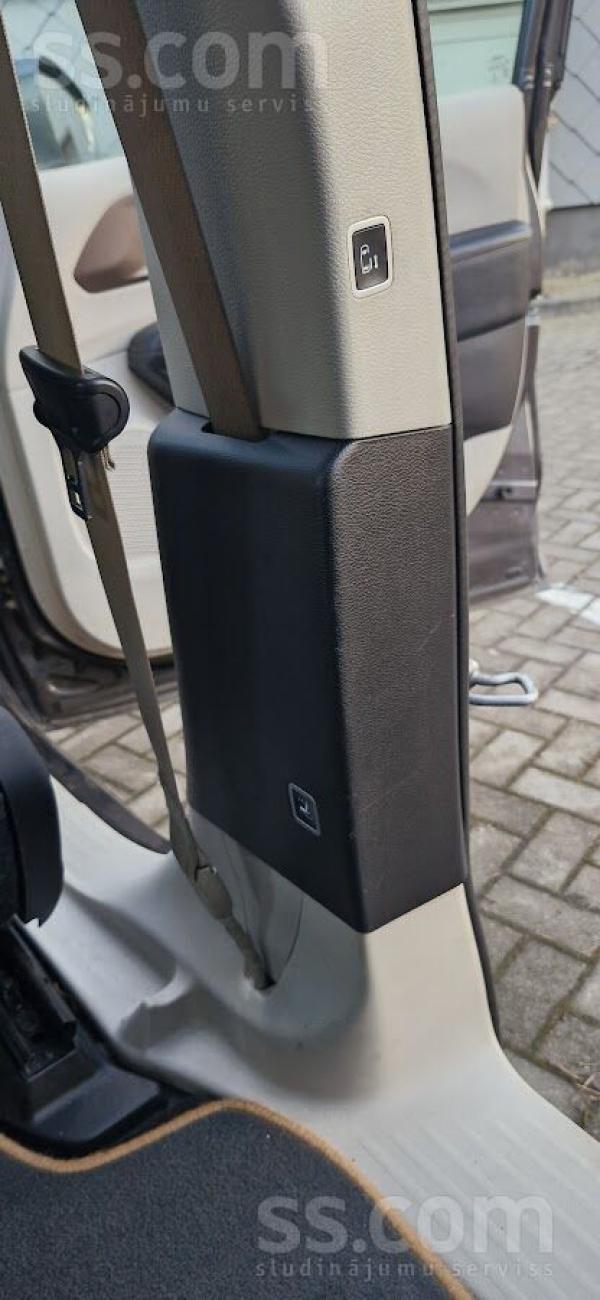 Pelēks Chrysler Pacifica 2017 Jūrmala, ar dzinēja tilpumu 3.60 L un nobraukumu 133 tūkst. km par 17300 €, foto 7 vietnē AUTOMOTO.COM.LV
