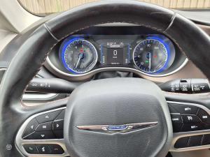 Grey Chrysler Pacifica 2017 in Klaipeda, with an engine capacity of 0.00 L and mileage of 145 thousand km for 15200 €, photo 7 on AUTOMOTO.COM.LV