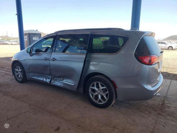 Pelēks Chrysler Pacifica 2017 Kauņa, ar dzinēja tilpumu 3.61 L un nobraukumu 138 tūkst. km par 4999 €, foto 6 vietnē AUTOMOTO.COM.LV
