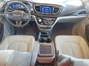 Grey Chrysler Pacifica 2017 in Kaunas, with an engine capacity of 3.61 L and mileage of 138 thousand km for 4999 €, photo 9 on AUTOMOTO.COM.LV