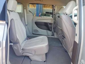 Grey Chrysler Pacifica 2017 in Kaunas, with an engine capacity of 3.61 L and mileage of 138 thousand km for 4999 €, photo 12 on AUTOMOTO.COM.LV