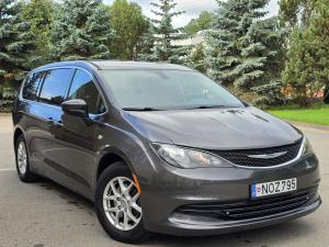 Grey Chrysler Pacifica 2017 in Silute, with an engine capacity of 3.61 L and mileage of 259 thousand km for 9900 €, photo  on AUTOMOTO.COM.LV