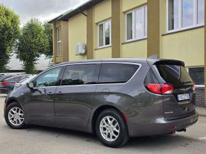 Grey Chrysler Pacifica 2017 in Silute, with an engine capacity of 3.61 L and mileage of 260 thousand km for 9500 €, photo 8 on AUTOMOTO.COM.LV
