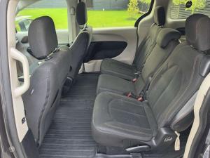 Grey Chrysler Pacifica 2017 in Silute, with an engine capacity of 3.61 L and mileage of 260 thousand km for 9500 €, photo 33 on AUTOMOTO.COM.LV