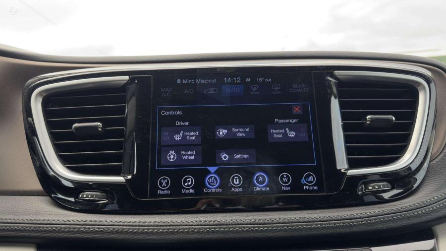 Grey Chrysler Pacifica 2017 in Siauliai, with an engine capacity of 3.60 L and mileage of 136 thousand km for 10999 €, photo 19 on AUTOMOTO.COM.LV
