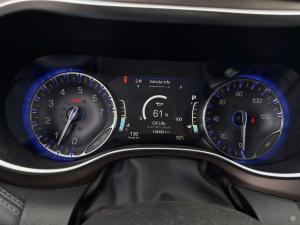 Grey Chrysler Pacifica 2017 in Siauliai, with an engine capacity of 3.60 L and mileage of 136 thousand km for 10999 €, photo 26 on AUTOMOTO.COM.LV