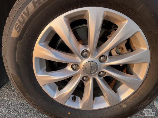 Grey Chrysler Pacifica 2018 in Kaunas, with an engine capacity of 3.60 L and mileage of 134 thousand km for 14500 €, photo 6 on AUTOMOTO.COM.LV