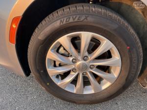 Grey Chrysler Pacifica 2018 in Kaunas, with an engine capacity of 3.60 L and mileage of 134 thousand km for 14500 €, photo 8 on AUTOMOTO.COM.LV