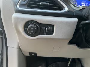 Grey Chrysler Pacifica 2018 in Kaunas, with an engine capacity of 3.60 L and mileage of 134 thousand km for 14500 €, photo 13 on AUTOMOTO.COM.LV
