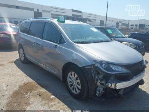 Grey Chrysler Pacifica 2018 in Kaunas, with an engine capacity of 3.60 L and mileage of 134 thousand km for 14500 €, photo 25 on AUTOMOTO.COM.LV