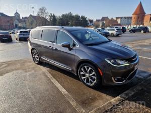 Pelēks Chrysler Pacifica 2018 Kauņa, ar dzinēja tilpumu 3.60 L un nobraukumu 124 tūkst. km par 21500 €, foto 4 vietnē AUTOMOTO.COM.LV