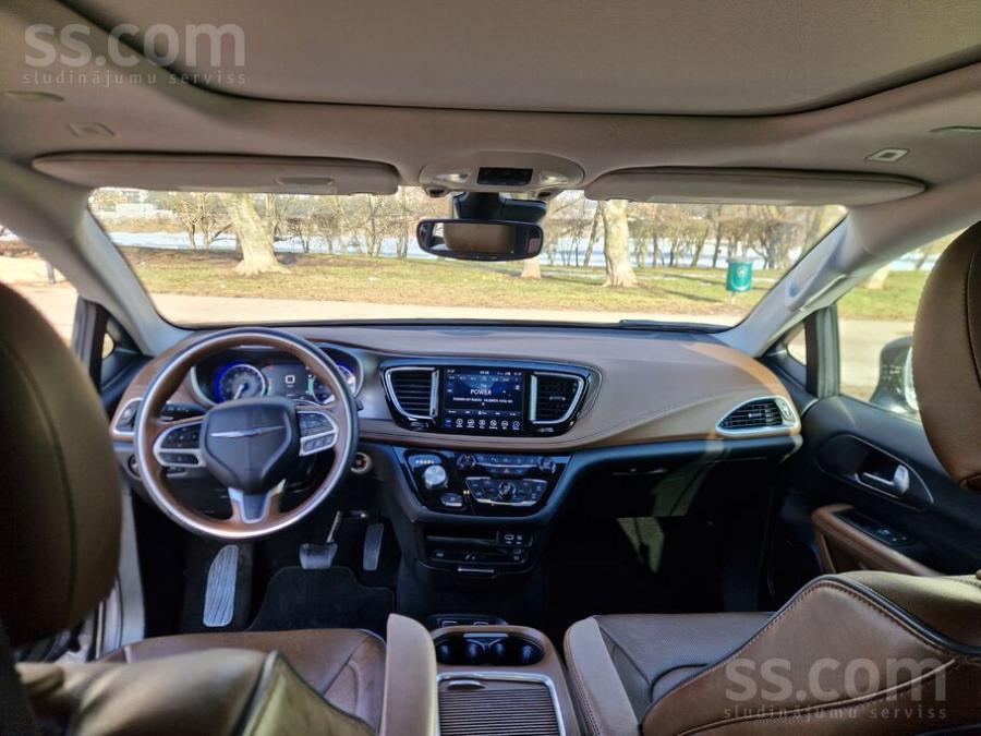 Pelēks Chrysler Pacifica 2018 Kauņa, ar dzinēja tilpumu 3.60 L un nobraukumu 124 tūkst. km par 21500 €, foto 15 vietnē AUTOMOTO.COM.LV