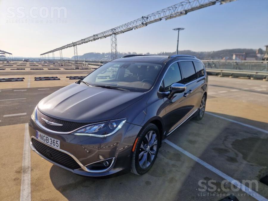 Pelēks Chrysler Pacifica 2018 Kauņa, ar dzinēja tilpumu 3.60 L un nobraukumu 124 tūkst. km par 21500 €, foto 16 vietnē AUTOMOTO.COM.LV