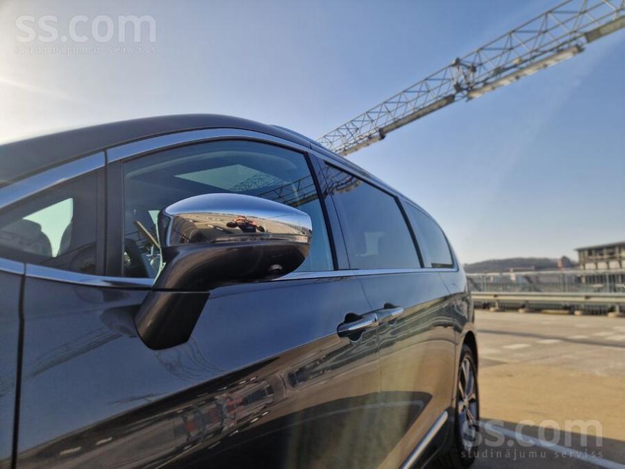 Pelēks Chrysler Pacifica 2018 Kauņa, ar dzinēja tilpumu 3.60 L un nobraukumu 124 tūkst. km par 21500 €, foto 22 vietnē AUTOMOTO.COM.LV