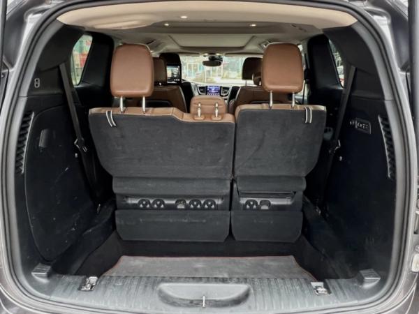Pelēks Chrysler Pacifica 2018 Rīga, ar dzinēja tilpumu 3.60 L un nobraukumu 129 tūkst. km par 33400 €, foto 5 vietnē AUTOMOTO.COM.LV