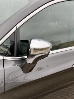 Grey Chrysler Pacifica 2018 in Riga, with an engine capacity of 3.60 L and mileage of 129 thousand km for 33400 €, photo 24 on AUTOMOTO.COM.LV
