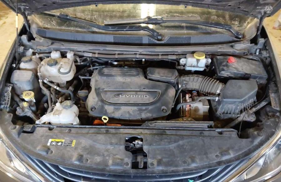Grey Chrysler Pacifica 2018 in Vilnius, with an engine capacity of 3.61 L and mileage of 101 thousand km for 10800 €, photo 25 on AUTOMOTO.COM.LV