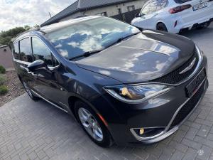 Pelēks Chrysler Pacifica 2018 Šauļi, ar dzinēja tilpumu 3.61 L un nobraukumu 193 tūkst. km par 13500 €, foto 8 vietnē AUTOMOTO.COM.LV