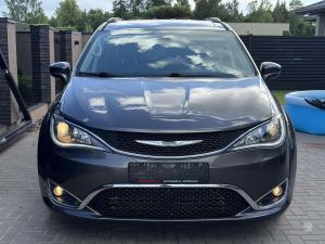 Pelēks Chrysler Pacifica 2018 Šauļi, ar dzinēja tilpumu 3.61 L un nobraukumu 193 tūkst. km par 13500 €, foto 10 vietnē AUTOMOTO.COM.LV