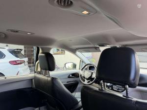 Pelēks Chrysler Pacifica 2018 Šauļi, ar dzinēja tilpumu 3.61 L un nobraukumu 193 tūkst. km par 13500 €, foto 15 vietnē AUTOMOTO.COM.LV