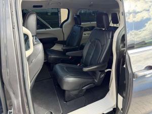 Pelēks Chrysler Pacifica 2018 Šauļi, ar dzinēja tilpumu 3.61 L un nobraukumu 193 tūkst. km par 13500 €, foto 19 vietnē AUTOMOTO.COM.LV
