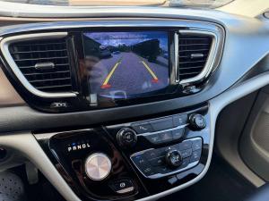 Pelēks Chrysler Pacifica 2018 Šauļi, ar dzinēja tilpumu 3.61 L un nobraukumu 193 tūkst. km par 13500 €, foto 23 vietnē AUTOMOTO.COM.LV