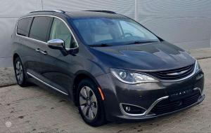 Pelēks Chrysler Pacifica 2018 Kretinga, ar dzinēja tilpumu 3.61 L un nobraukumu 186 tūkst. km par 16499 €, foto  vietnē AUTOMOTO.COM.LV