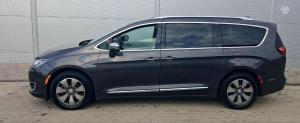 Pelēks Chrysler Pacifica 2018 Kretinga, ar dzinēja tilpumu 3.61 L un nobraukumu 186 tūkst. km par 16499 €, foto 6 vietnē AUTOMOTO.COM.LV