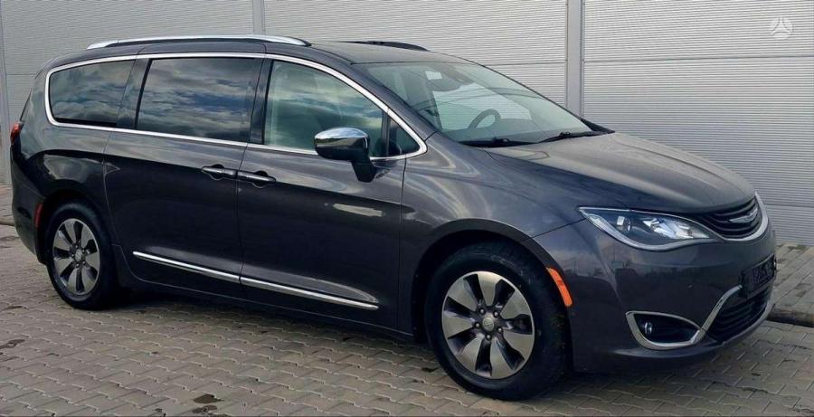 Pelēks Chrysler Pacifica 2018 Kretinga, ar dzinēja tilpumu 3.61 L un nobraukumu 186 tūkst. km par 16499 €, foto 10 vietnē AUTOMOTO.COM.LV