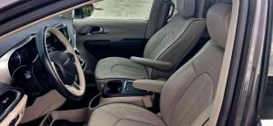Pelēks Chrysler Pacifica 2018 Kretinga, ar dzinēja tilpumu 3.61 L un nobraukumu 186 tūkst. km par 16499 €, foto 22 vietnē AUTOMOTO.COM.LV