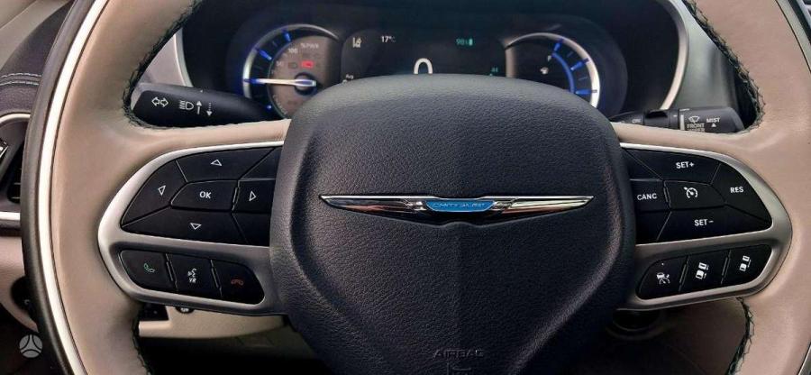 Pelēks Chrysler Pacifica 2018 Kretinga, ar dzinēja tilpumu 3.61 L un nobraukumu 186 tūkst. km par 16499 €, foto 27 vietnē AUTOMOTO.COM.LV
