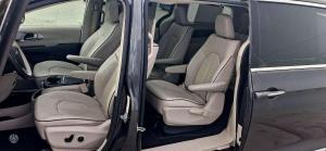 Pelēks Chrysler Pacifica 2018 Kretinga, ar dzinēja tilpumu 3.61 L un nobraukumu 186 tūkst. km par 16499 €, foto 32 vietnē AUTOMOTO.COM.LV