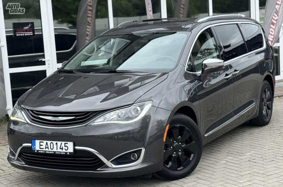 Pelēks Chrysler Pacifica 2018 Radviliškis, ar dzinēja tilpumu 3.60 L un nobraukumu 145 tūkst. km par 20500 €, foto 1 vietnē AUTOMOTO.COM.LV