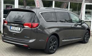 Pelēks Chrysler Pacifica 2018 Radviliškis, ar dzinēja tilpumu 3.60 L un nobraukumu 145 tūkst. km par 20500 €, foto 8 vietnē AUTOMOTO.COM.LV