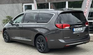 Pelēks Chrysler Pacifica 2018 Radviliškis, ar dzinēja tilpumu 3.60 L un nobraukumu 145 tūkst. km par 20500 €, foto 9 vietnē AUTOMOTO.COM.LV