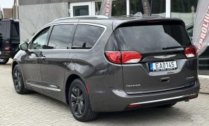 Pelēks Chrysler Pacifica 2018 Radviliškis, ar dzinēja tilpumu 3.60 L un nobraukumu 145 tūkst. km par 20500 €, foto 10 vietnē AUTOMOTO.COM.LV