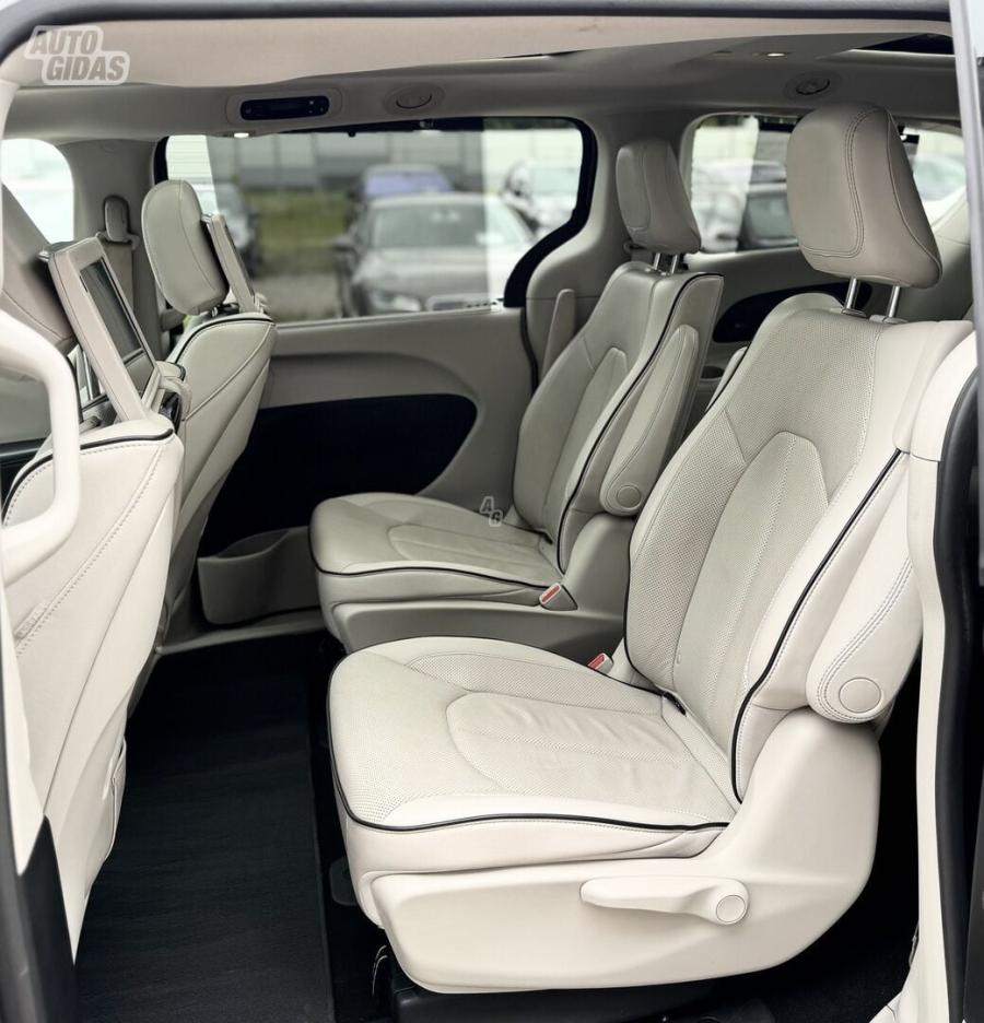 Pelēks Chrysler Pacifica 2018 Radviliškis, ar dzinēja tilpumu 3.60 L un nobraukumu 145 tūkst. km par 20500 €, foto 28 vietnē AUTOMOTO.COM.LV