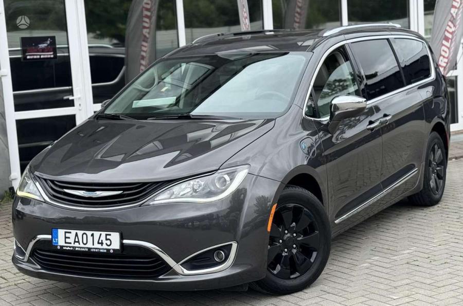 Pelēks Chrysler Pacifica 2018 Radviliškis, ar dzinēja tilpumu 3.60 L un nobraukumu 145 tūkst. km par 20500 €, foto 1 vietnē AUTOMOTO.COM.LV
