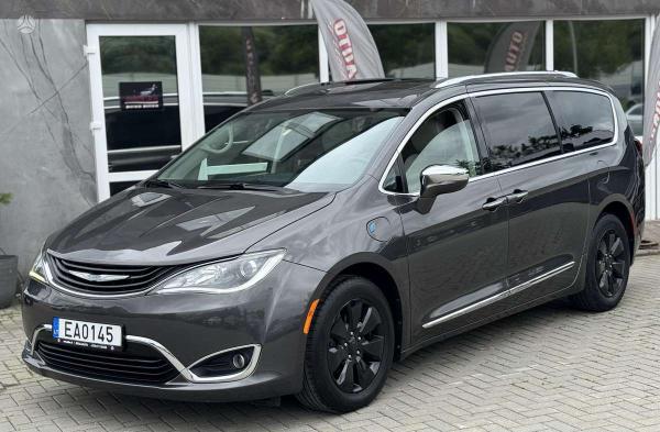 Pelēks Chrysler Pacifica 2018 Radviliškis, ar dzinēja tilpumu 3.60 L un nobraukumu 145 tūkst. km par 20500 €, foto 3 vietnē AUTOMOTO.COM.LV