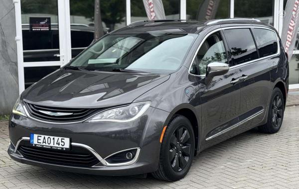 Pelēks Chrysler Pacifica 2018 Radviliškis, ar dzinēja tilpumu 3.60 L un nobraukumu 145 tūkst. km par 20500 €, foto 5 vietnē AUTOMOTO.COM.LV