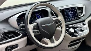 Pelēks Chrysler Pacifica 2018 Radviliškis, ar dzinēja tilpumu 3.60 L un nobraukumu 145 tūkst. km par 20500 €, foto 14 vietnē AUTOMOTO.COM.LV