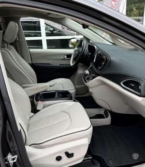 Pelēks Chrysler Pacifica 2018 Radviliškis, ar dzinēja tilpumu 3.60 L un nobraukumu 145 tūkst. km par 20500 €, foto 18 vietnē AUTOMOTO.COM.LV
