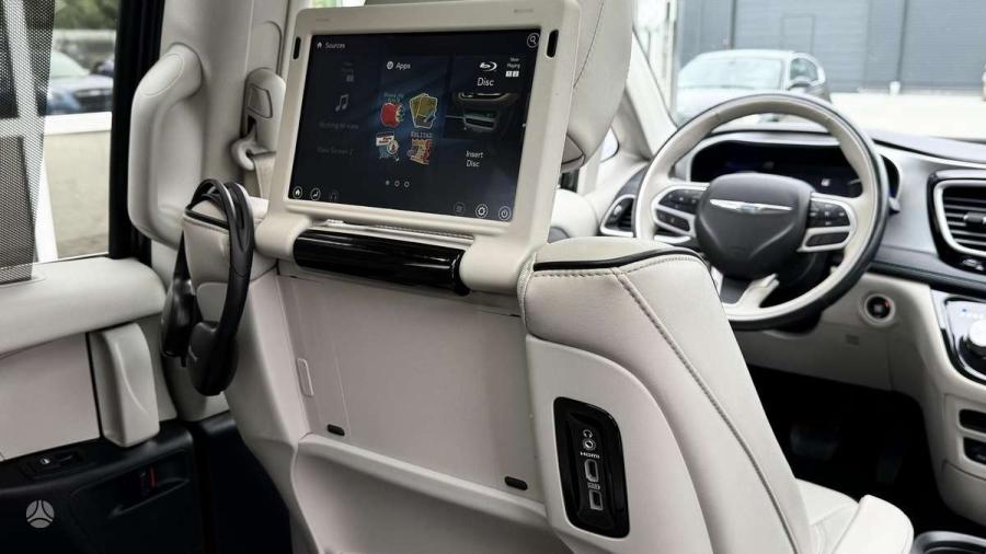Pelēks Chrysler Pacifica 2018 Radviliškis, ar dzinēja tilpumu 3.60 L un nobraukumu 145 tūkst. km par 20500 €, foto 29 vietnē AUTOMOTO.COM.LV