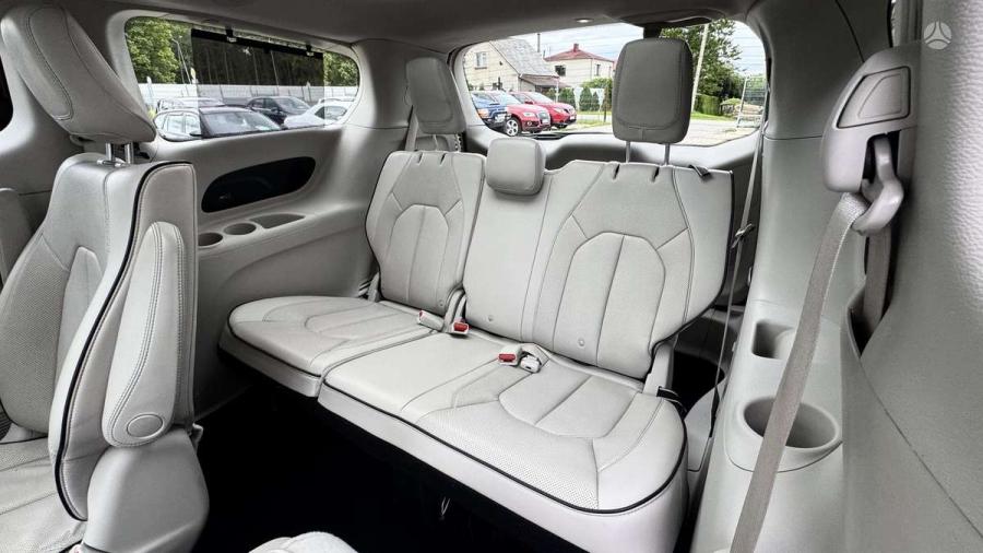 Pelēks Chrysler Pacifica 2018 Radviliškis, ar dzinēja tilpumu 3.60 L un nobraukumu 145 tūkst. km par 20500 €, foto 33 vietnē AUTOMOTO.COM.LV