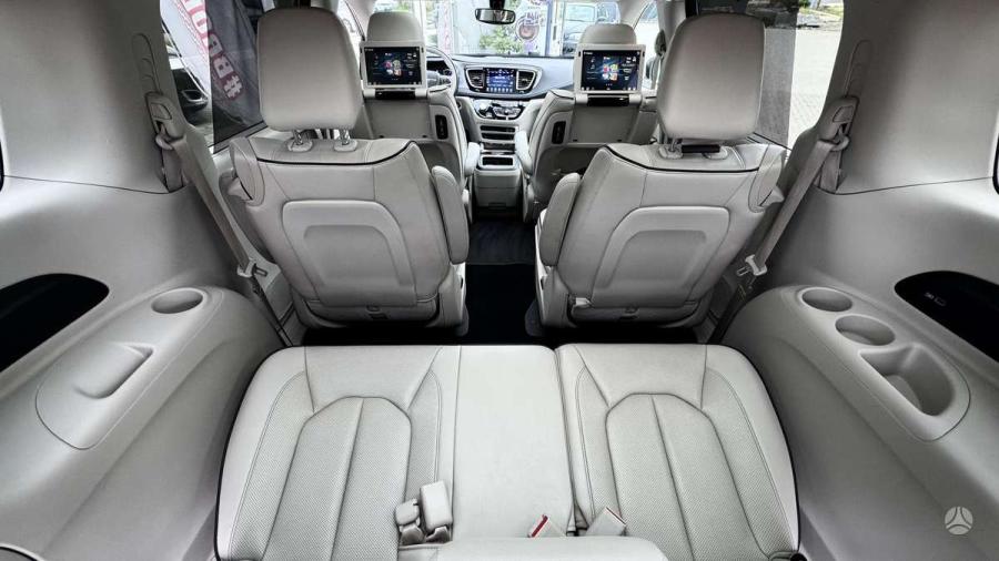 Pelēks Chrysler Pacifica 2018 Radviliškis, ar dzinēja tilpumu 3.60 L un nobraukumu 145 tūkst. km par 20500 €, foto 35 vietnē AUTOMOTO.COM.LV